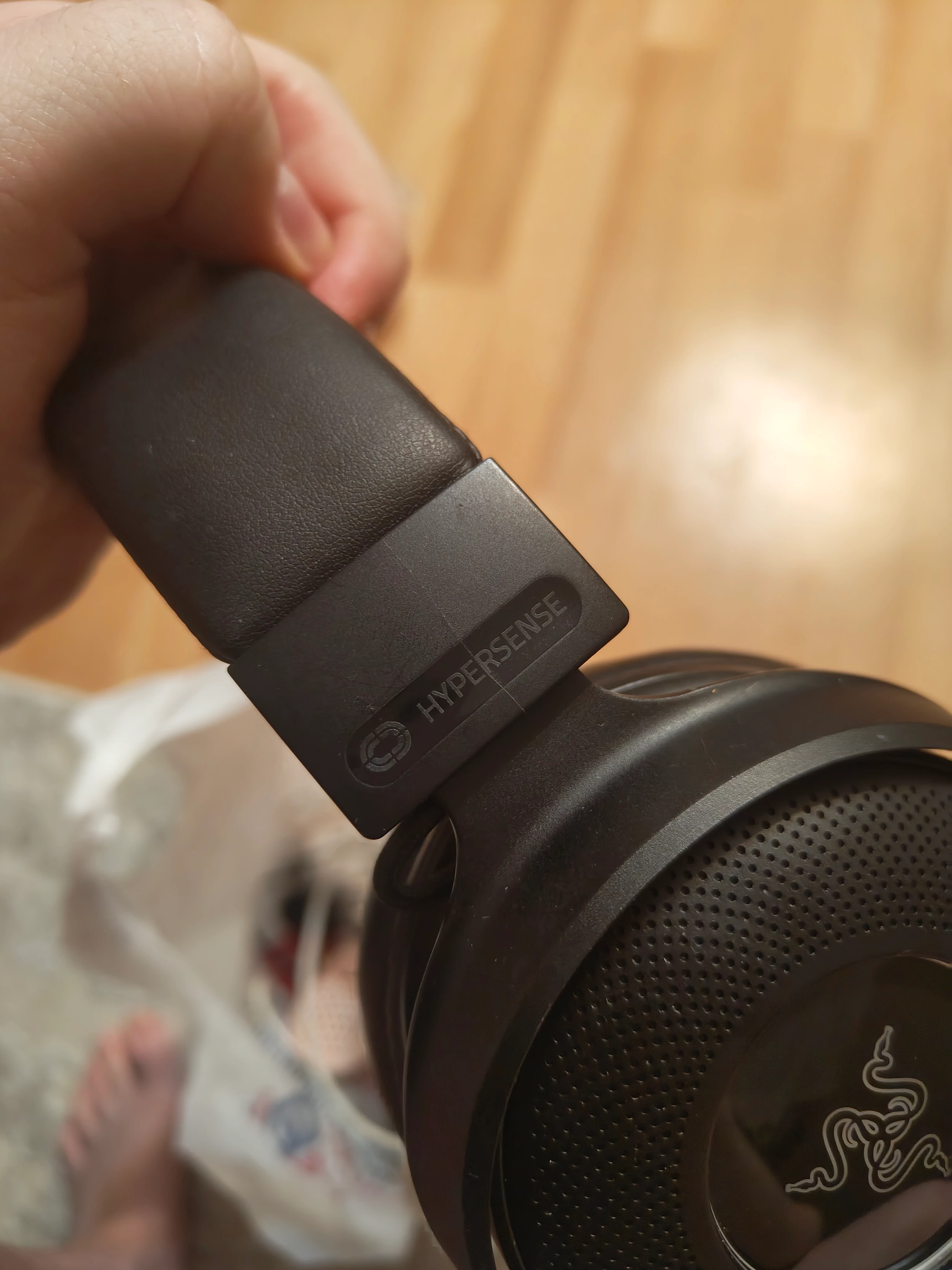 Cracked plastic razer kraken v3 pro | Razer Insider